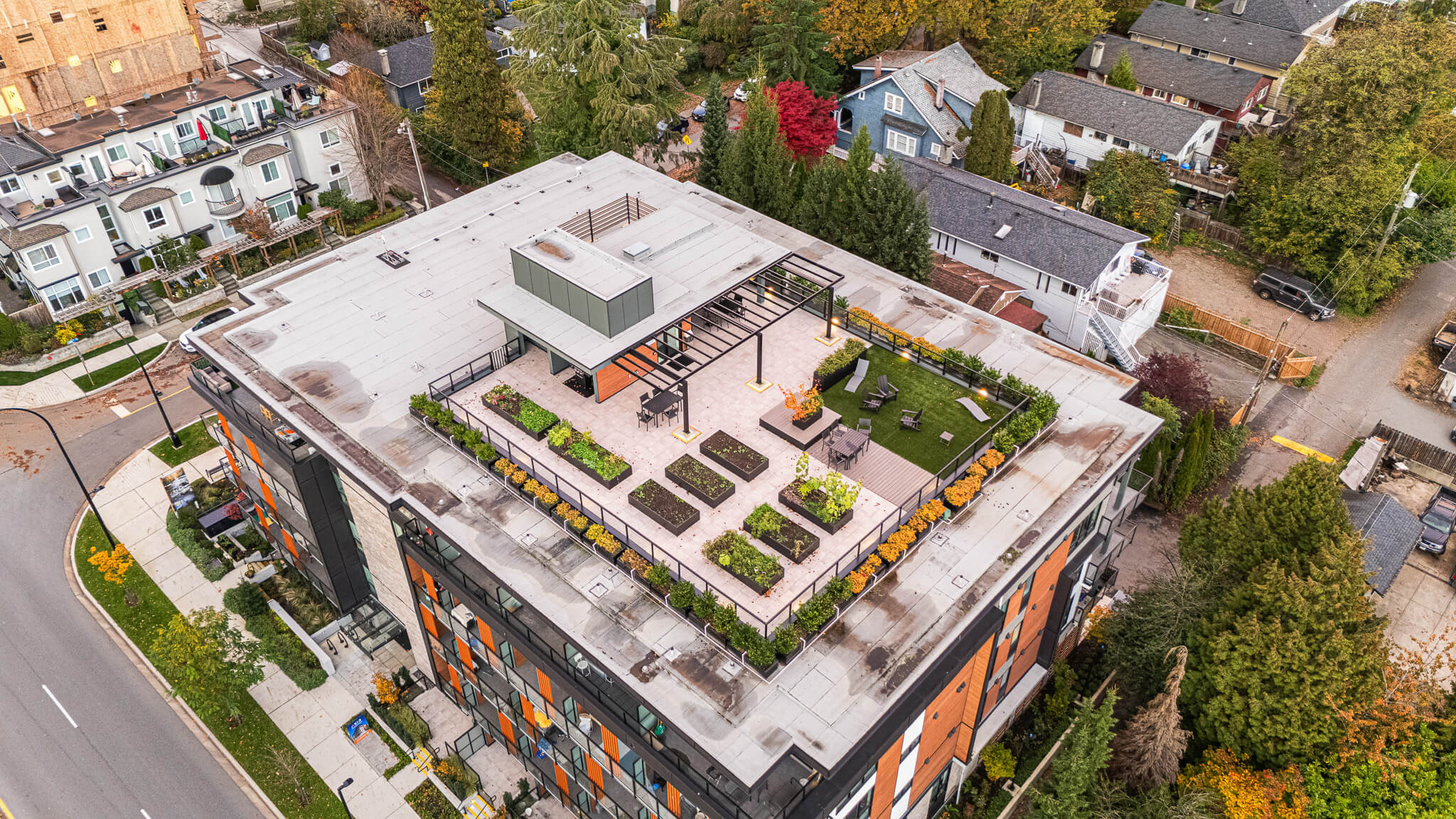 Axir Apartments North Vancouver - Stan Glassworks